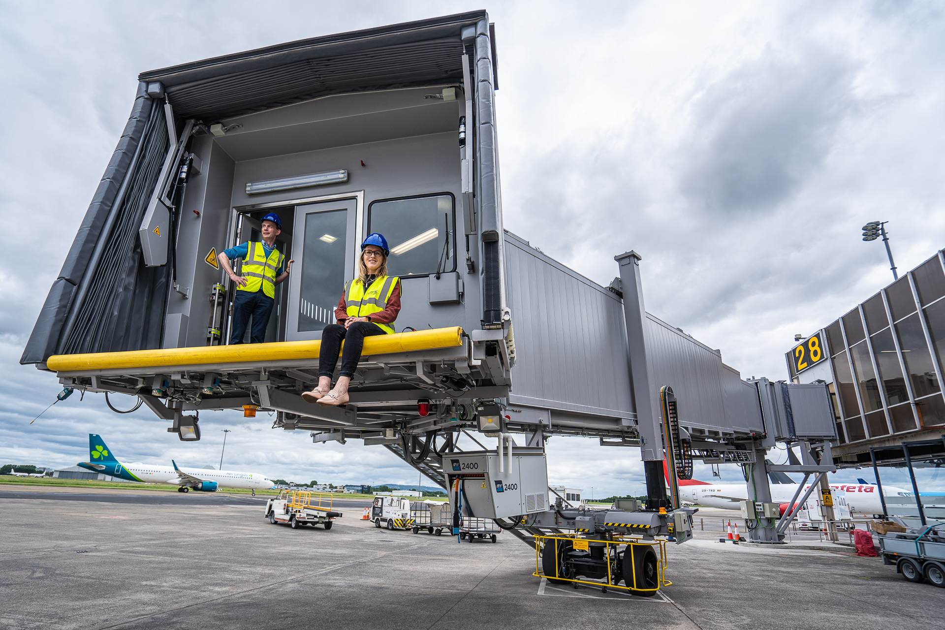 €1.8m investment in three new airbridges at Shannon Airport - Ennis ...